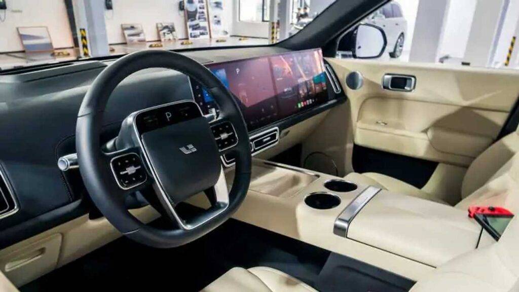 Li Auto L9 SUV/Crossover Car - Electric Cars and Accessories in Dubai, UAE